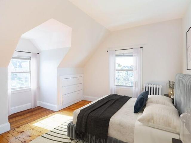 Full bedroom in 7 bed/2 bath home in Brighton #1517 D