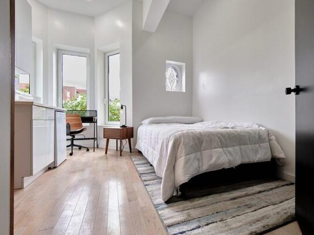 Full bedroom in 4 bed/4 bath home in Ditmas Park #1896 A