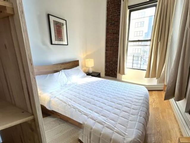 Full bedroom in 4 bed/4 bath home in Midtown East #1114 A