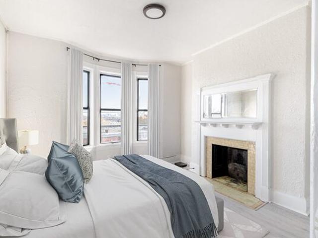 Full bedroom in 4 bed/1 bath home in Allston #1420 B