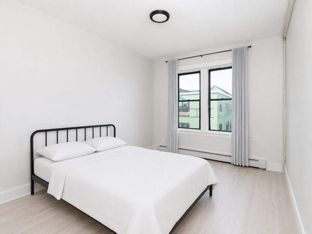 Full bedroom in 4 bed/1 bath home in Allston #1420 D