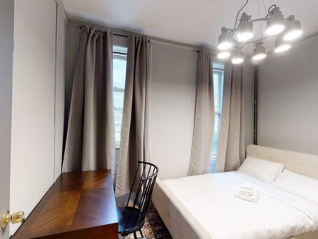 Full bedroom in 4 bed/1 bath home in Hell's Kitchen #386 2C