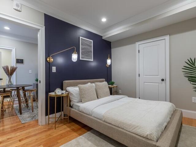 Full bedroom in 4 bed/1 bath home in North End #278 B