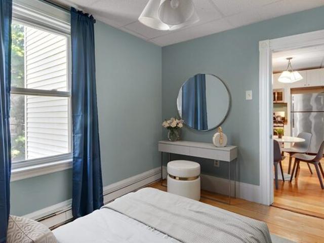 Full bedroom in 4 bed/1 bath home in Polish Triangle #745 A