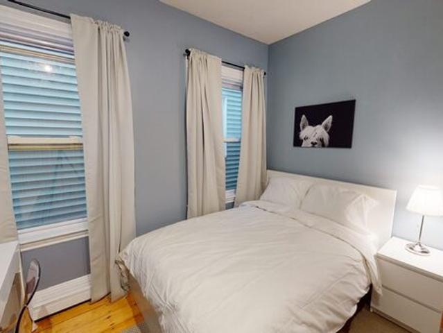 Full bedroom in 4 bed/1 bath home in Polish Triangle #745 C