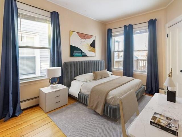 Full bedroom in 4 bed/1 bath home in Roxbury #927 B