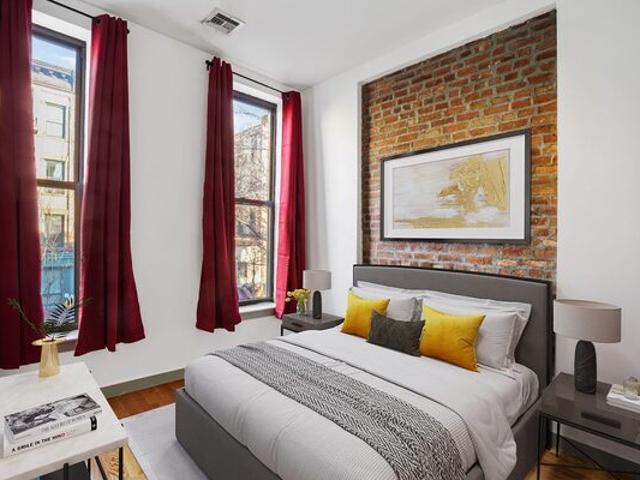 Full bedroom in 4 bed/1.5 bath home in Bedford Stuyvesant #867 A