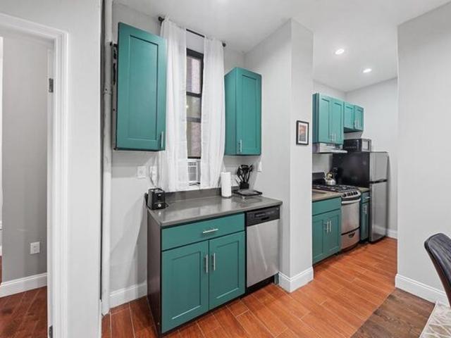 Full bedroom in 4 bed/1.5 bath home in Hamilton Heights #596 C
