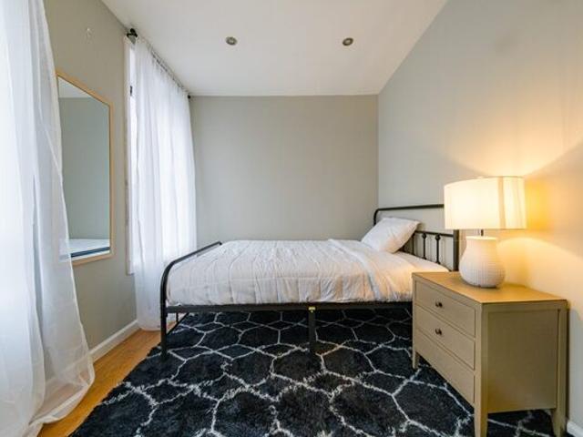 Full bedroom in 4 bed/2 bath home in Upper West Side #1827 D