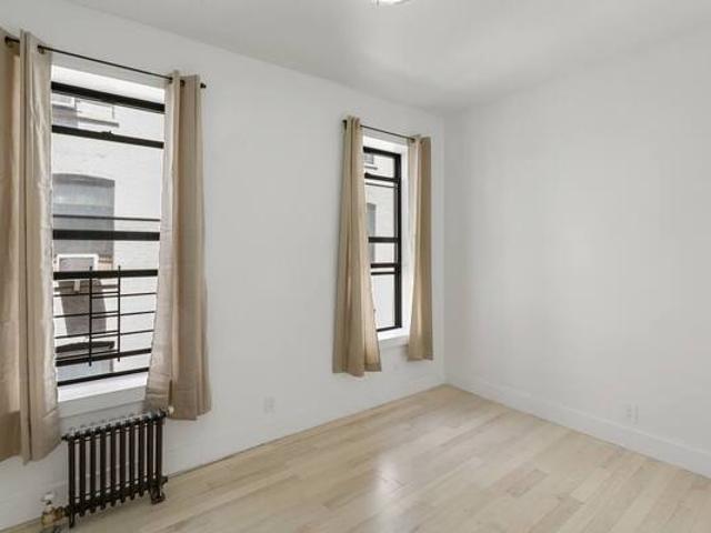 Full bedroom in 4 bed/2 bath home in West Harlem #446 D