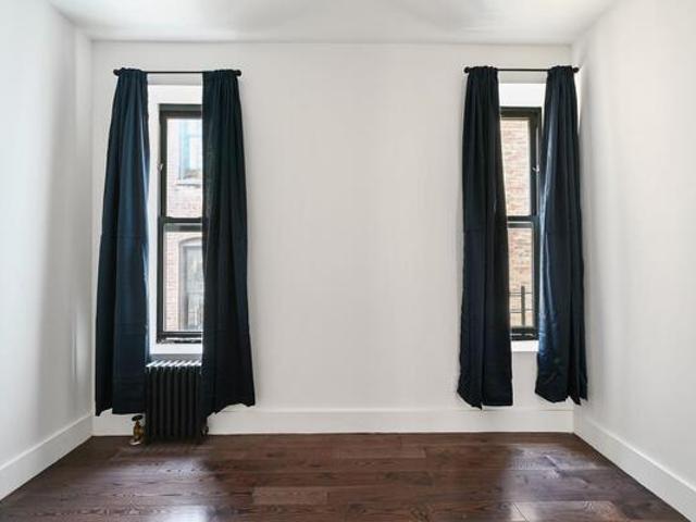 Full bedroom in 4 bed/2 bath home in West Harlem #597 C