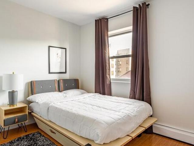 Full bedroom in 4 bed/2 bath home in Flatbush #1648 A