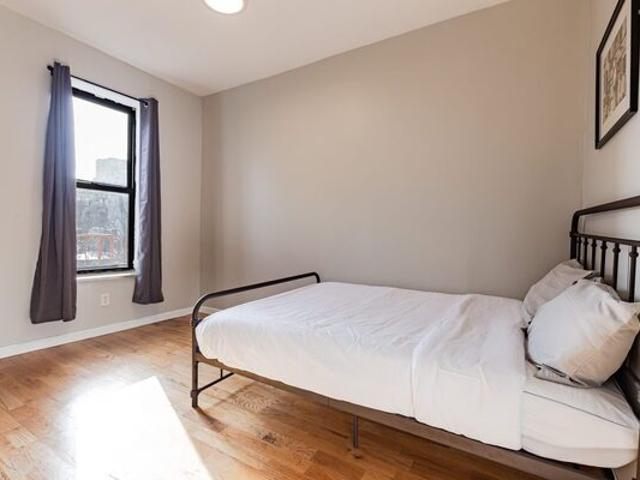 Full bedroom in 4 bed/2 bath home in Prospect Lefferts Gardens #1573 D