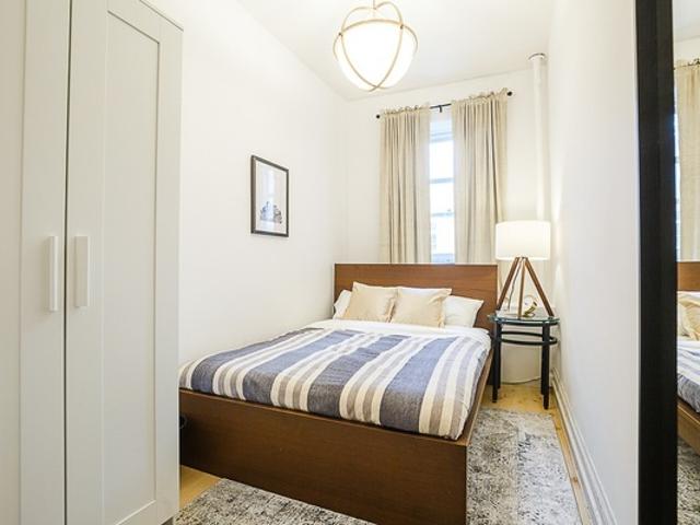 Full bedroom in 5 bed/1 bath home in Hell's Kitchen #183 E