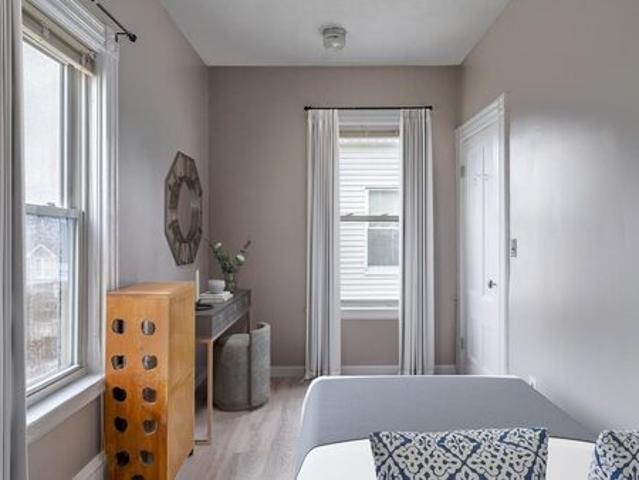 Full bedroom in 5 bed/1 bath home in Somerville #1703 E