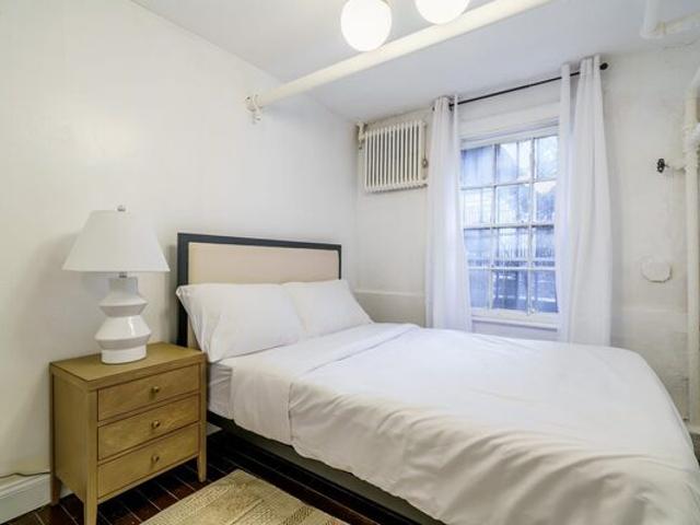 Full bedroom in 5 bed/1.5 bath home in Bedford Stuyvesant #909 D