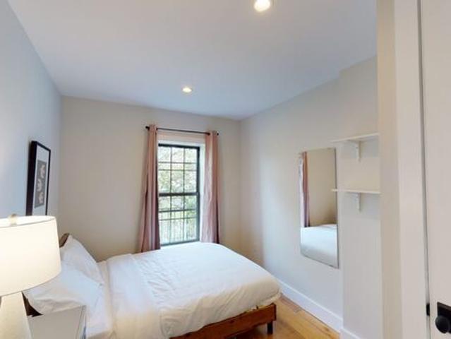 Full bedroom in 5 bed/2 bath home in Bedford Stuyvesant #1290 A