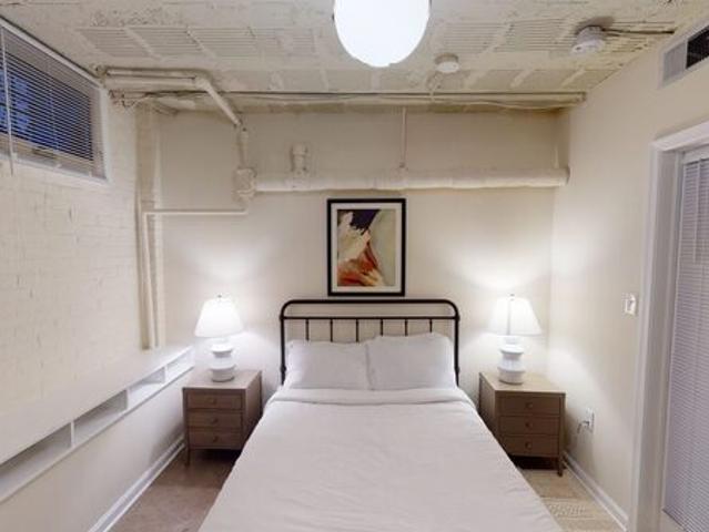 Full bedroom in 5 bed/2 bath home in Dupont Circle #913 C