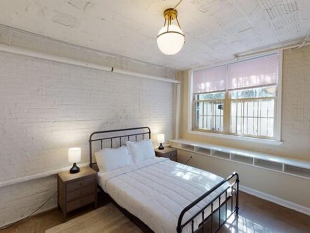 Full bedroom in 5 bed/2 bath home in Dupont Circle #913 E