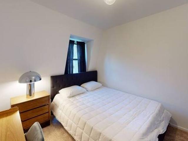 Full bedroom in 5 bed/2 bath home in Logan Circle #415 2C