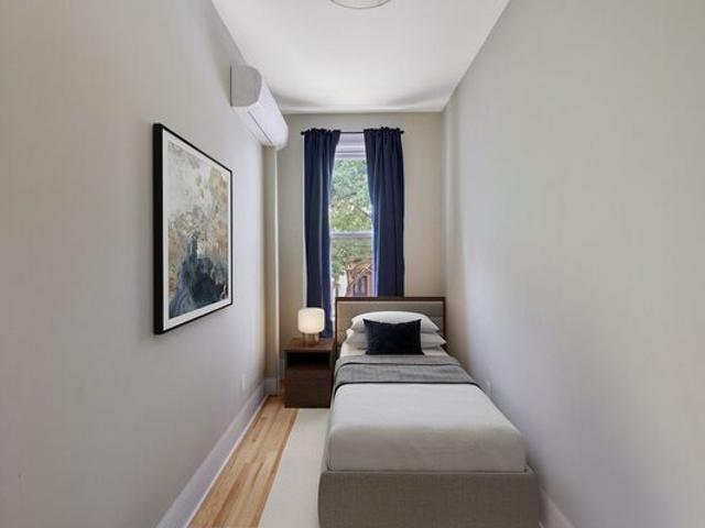 Full bedroom in 5 bed/2 bath home in Sunset Park #586 D