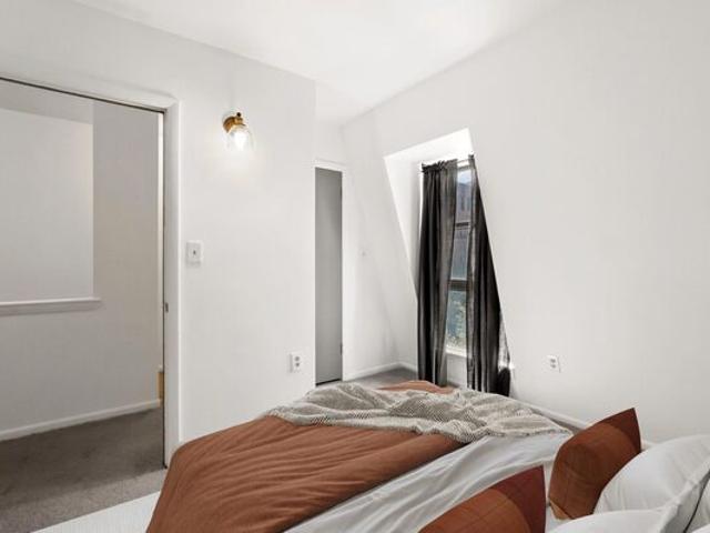 Full bedroom in 5 bed/3 bath home in Logan Circle #417 3C