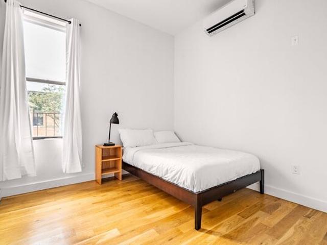 Full bedroom in 5 bed/3 bath home in Ridgewood #1408 D