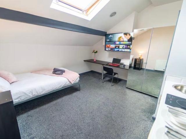 Full Furnished Studio by Uob