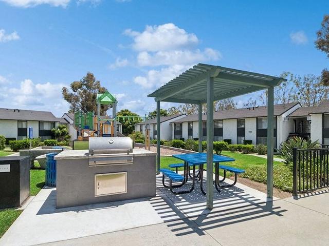 Fullerton Hills 1 Bedroom Apartment for Rent at 1203 N Gilbert St, Fullerton, CA 92833