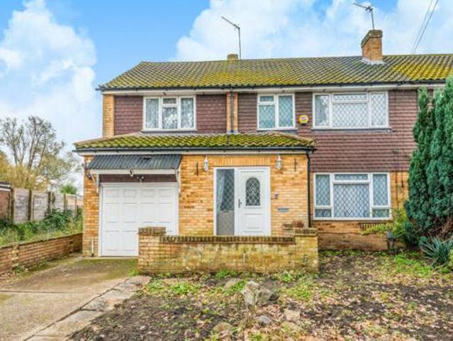 Fullerton Way, Byfleet, 4 Bedroom End