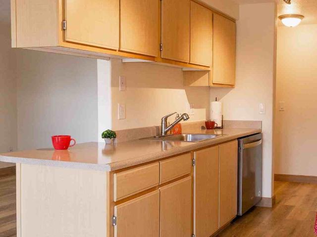 Fuller Commons 2 Bedroom Apartment for Rent at 11615 Se Fuller Rd, Milwaukie, OR 97222 Southgate