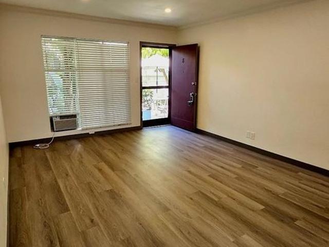 Fuller Apartments Studio Apartment for Rent at 815 N Fuller Ave, Los Angeles, CA 90046 Mid City West