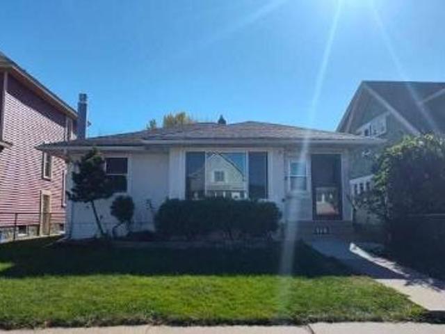 Fuller Ave