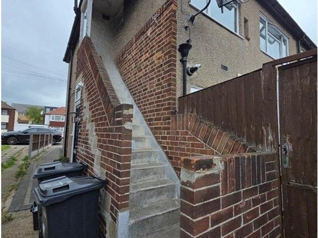 Fullwell Avenue, Ilford IG6, 2 bed maisonette to rent, £1,750 pcm | PrimeLocation