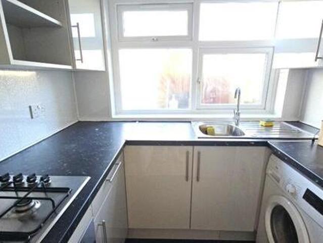 Fullwell Avenue, Ilford, 2 Bedroom Ground
