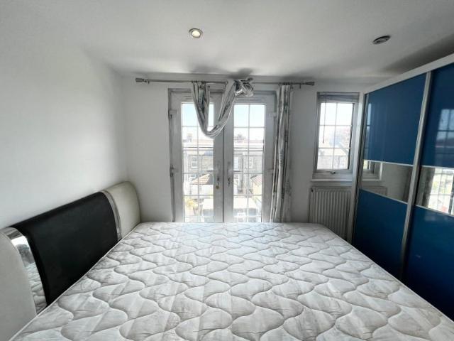 Fully Furnished 3 Bedroom House in Plaistow E13