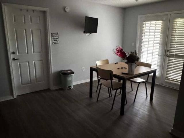 FULLY FURNISHED 3 Bedroom Unit!