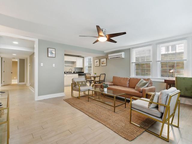 Fully furnished 1 bed/ 1 bath apartment!