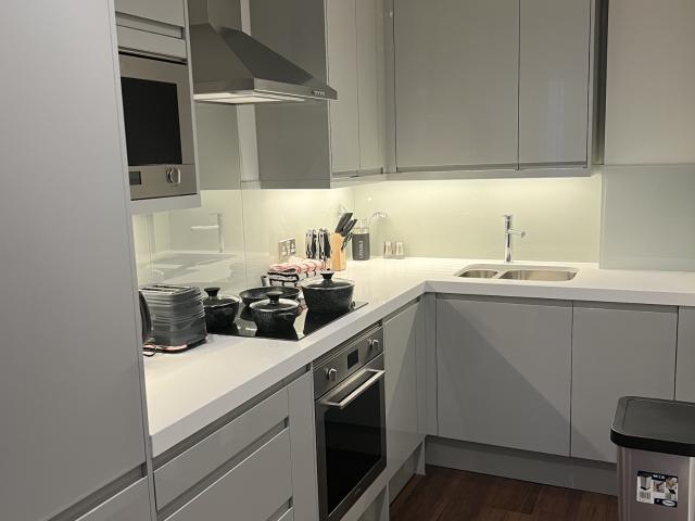 Fully Furnished 1 Bedroom Apartment North side Canary Wharf