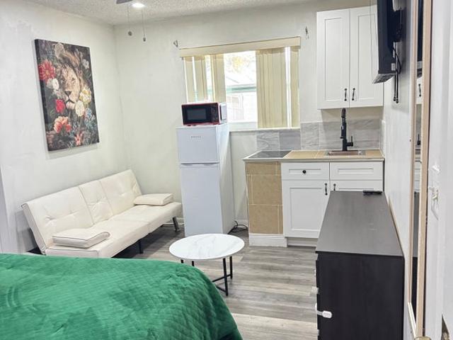 Fully furnished 1BRBA efficiency. Bills included