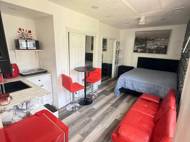 Fully furnished 1BRBA efficiency. Bills included