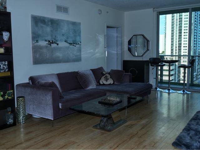 Fully Furnished 2/2 Available Aug Dec