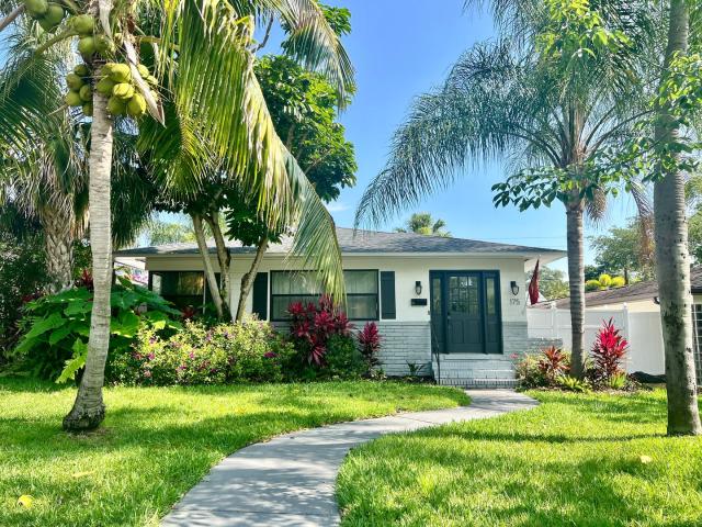 FULLY FURNISHED 2/2 OLD NE BUNGALOW lease term through December 2026