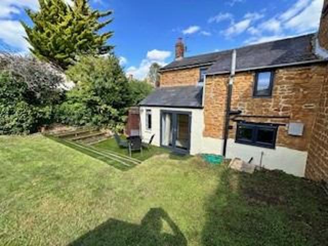 Fully Furnished 2 Bed Cottage whole or 2 sharers