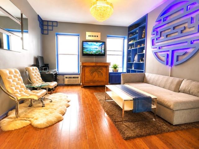 FULLY FURNISHED 800SF ONE BED / ONE BATHROOM