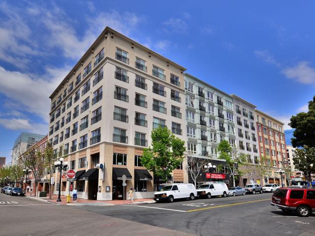 Fully Furnished and Highly Upgraded Corporate, Vacation or Long term Gaslamp Quarter 1 Bedroom!