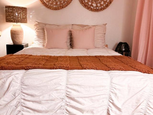 Fully furnished, all utilities included!