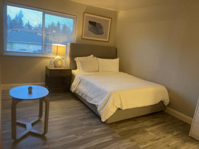 Fully furnished apt near Sac State University