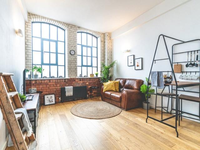 Fully furnished bright and airy apartment