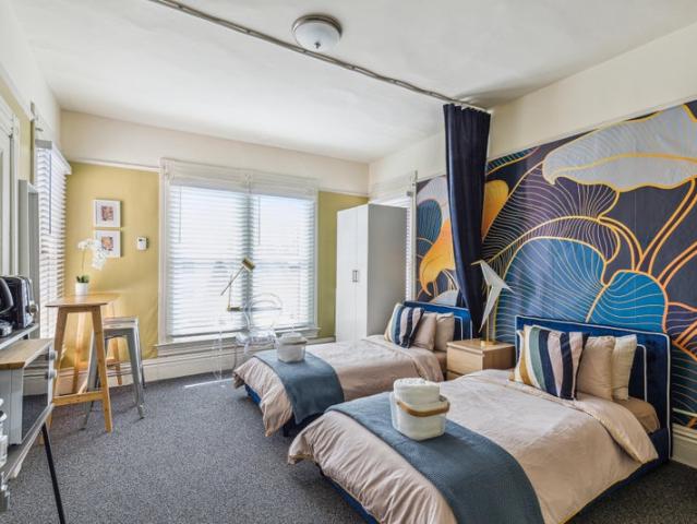 Fully furnished double close to UC Berkeley Campus